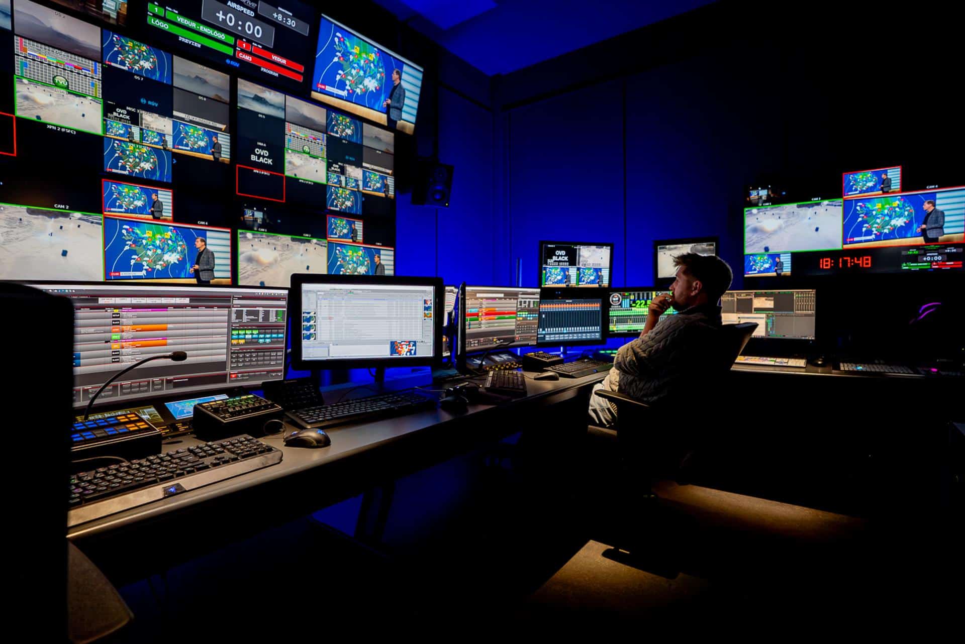 Real-Time Broadcast Graphics | Production Graphics | Ross Video